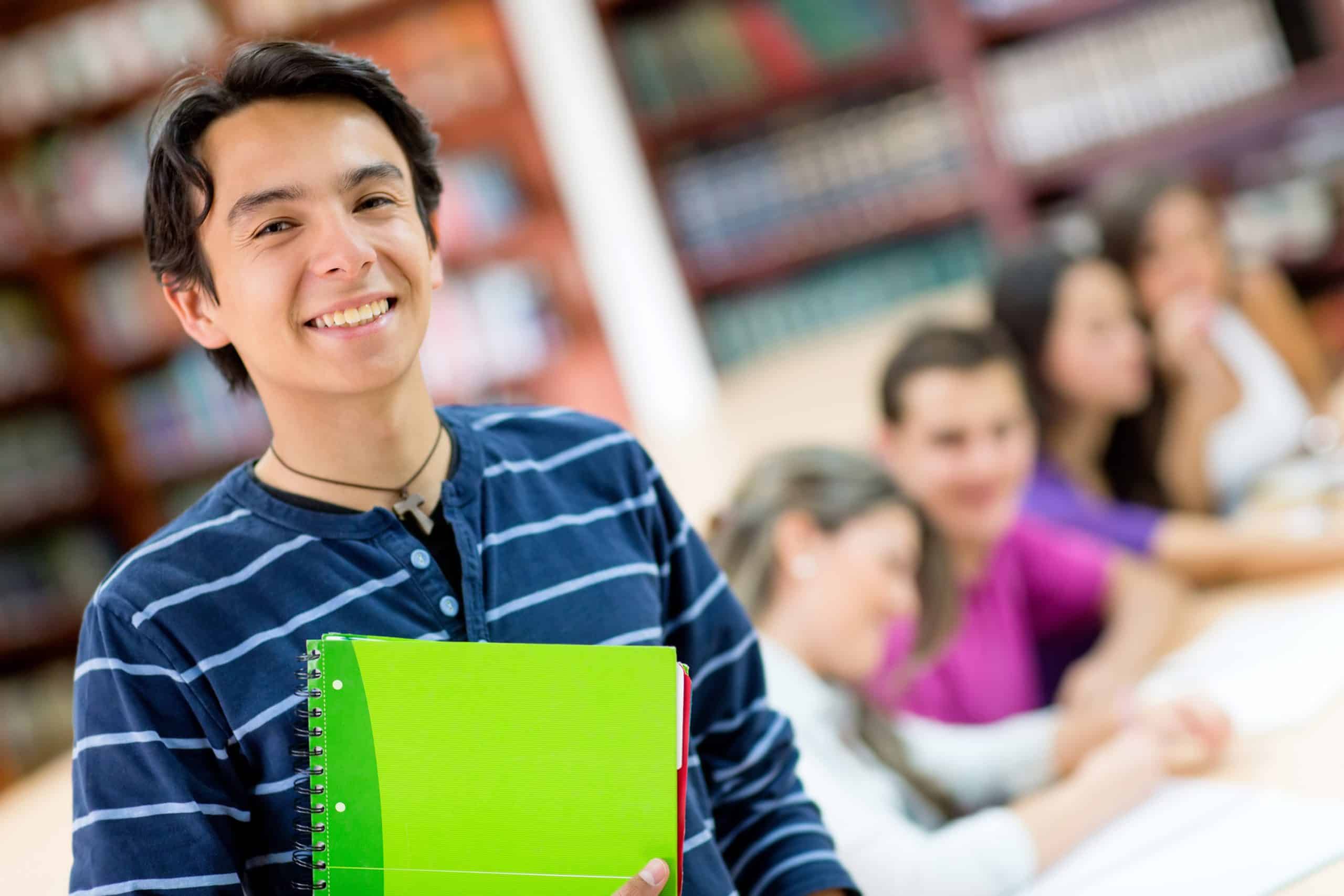 Oportunidades de Becas para Estudiantes de Secundaria en Perú